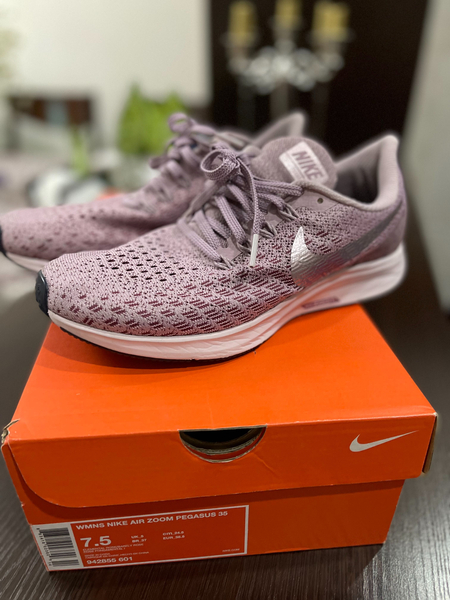 Кроссовки Nike 37 размера