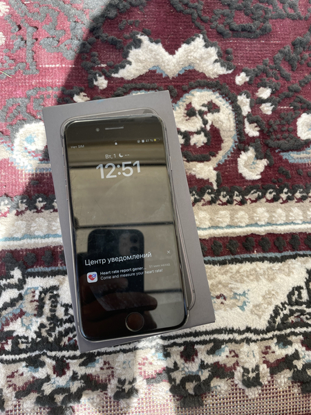 Iphone 8 64 g sotiladi