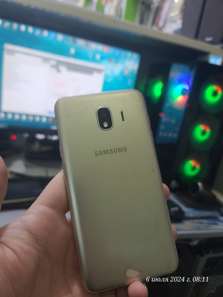 Samsung J4. Ekran radnoy. 400 000 sóm