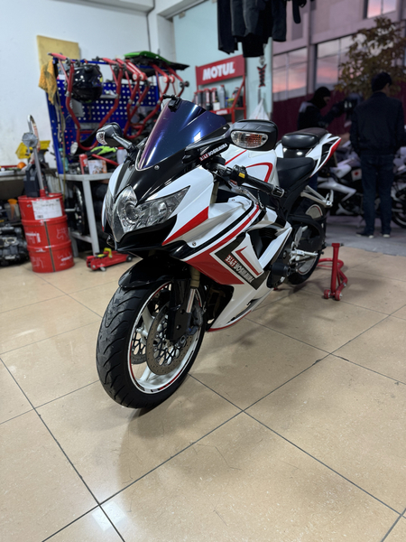 Продаётся Suzuki Gsxr600rr 2012год