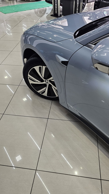 NIO     ET5 

> Elektromotor quvvati :  150 kw
> Yuqori tezligi : 185