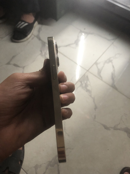 iPhone 13 pro rasrochkaga ham bor
