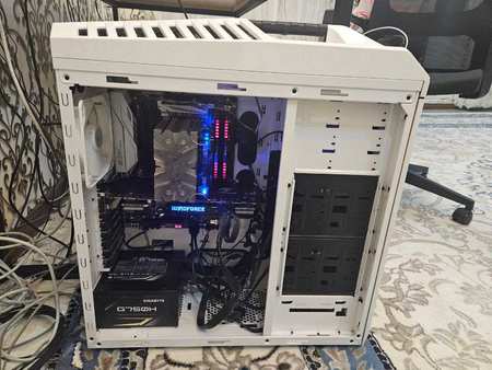 Kompyuter i7 6800k. GTX970 8GB. RAM16GB. SSD256 GB. HDD 1TB.