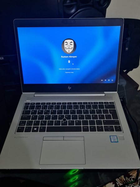 HP EliteBook i5-8th. ram 8GB. 256 SSD M2.