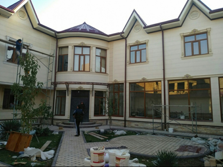 Алюкобонд  монтаж казирокга алюкабонд+Травертин+ цоколь+сварки. Доступ