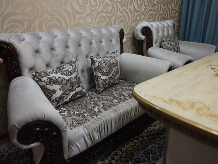 Divan bilan stol