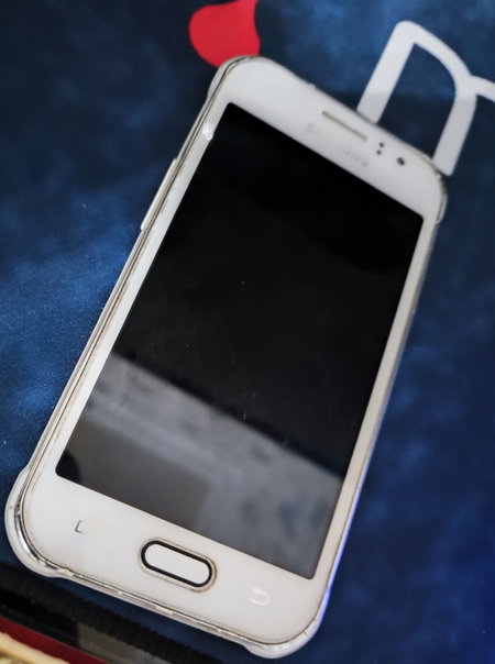 Galaxy j1 ace sifati ajoyib