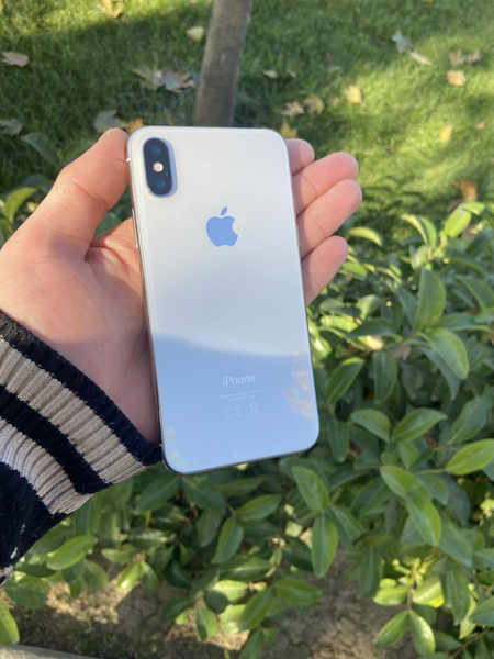 iphone X        .