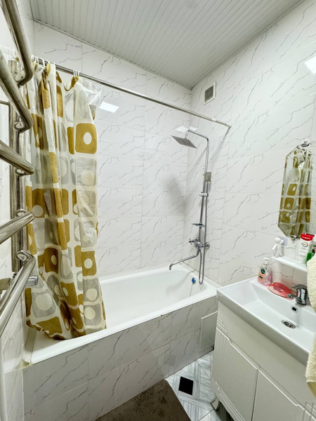 .Продам 2комнатную зеркалка 3этаж балкон 1.5х6метр 54м2 Мебельтехника.