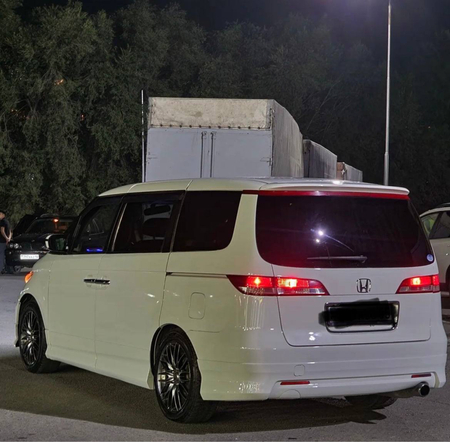 Honda Elysion 2.4