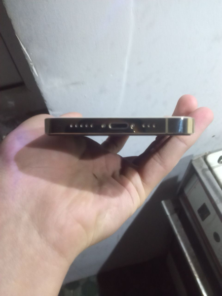 Iphone 12 pro kafolati bilan