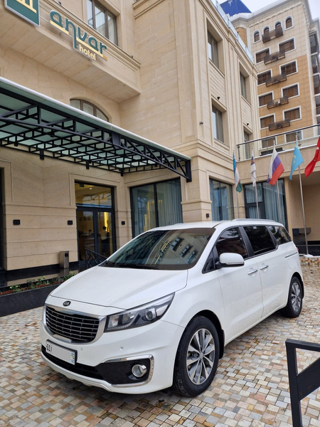 Kia Carnival 8 местный