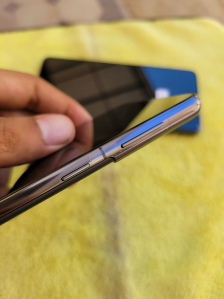 Samsung Galaxy S21 5G. OzU 8/256 GB. Garantya bor. Original 100% Halol