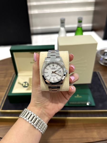 NEW Rolex Datejust Steel With White Dial 126300