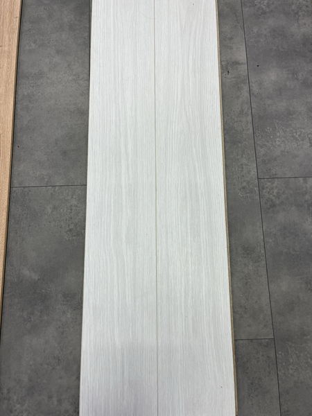Laminat , birinchi qoʻl  7.5$