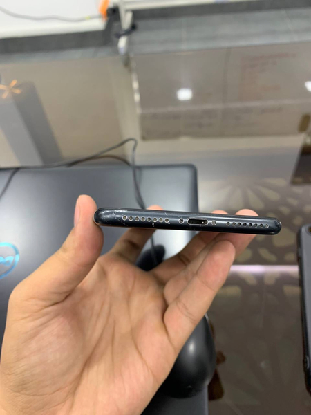 iPhone 7 plus 32    76%  ишлаши зор