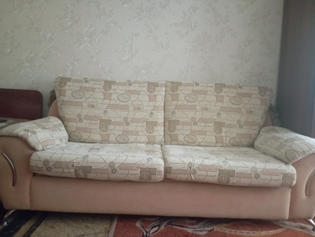 Диван с двумя креслами