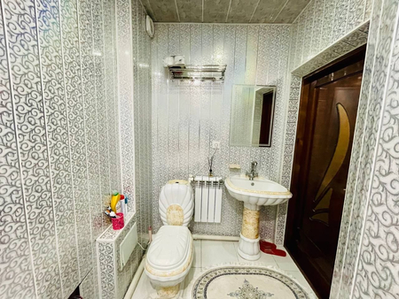 Шикарный Квартира Сотилади 5-хона 1-этаж 180м². Ор 5-Мик  Динамо калцо