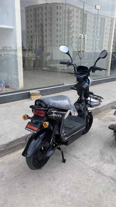Elektroskuter mototsikl