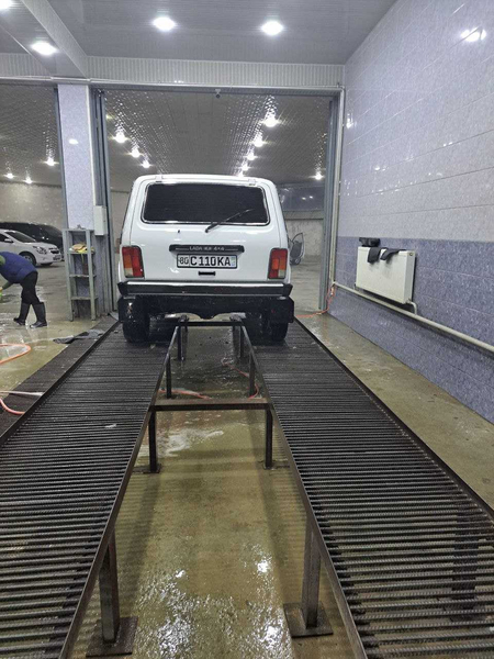 Niva sotiladi ideal holatda salondan ozim minganman