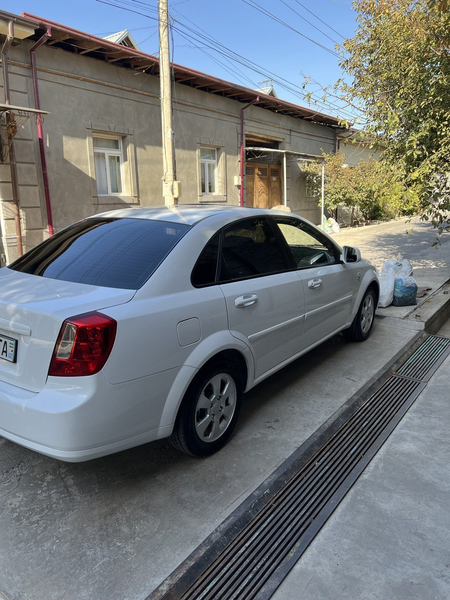 Chevrolet  Lacetti  автомат коробка ок ранг 2020 йил сотилади.