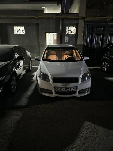 Nexia 3 sotiladi.