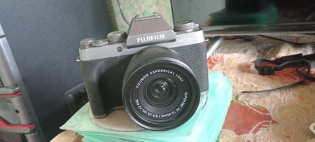 Fujifilm kamera 4ka syomka qiladi ikkita qoshimcha abektiv uchta barar