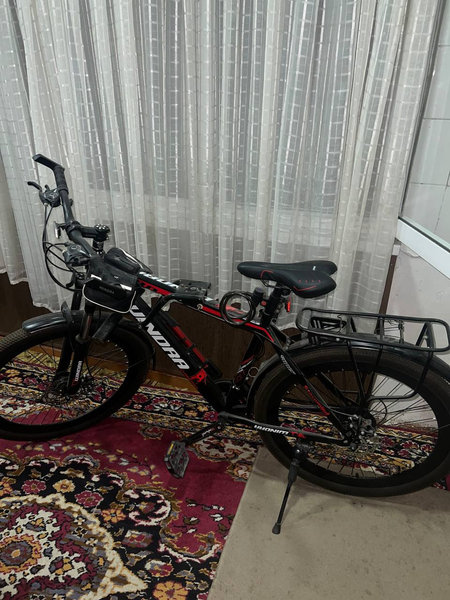 Velosiped yangi.