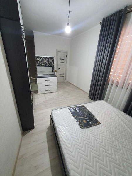 м.Буюк Ипак Йули Буз Базар ул.Сайрам 2-этажа 1-комн 43 м² 2 с/у ремонт
