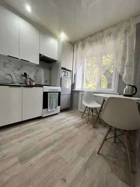 Чиланзар-12 • 2-комн • 42 м² • этаж 6/9 •[БО:008]
