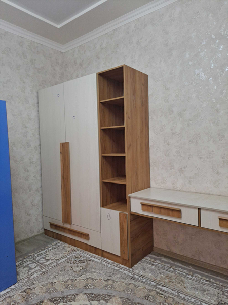 детские шкаф и парта