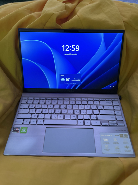 Asus ZenBook 12 soat yetadigan quvvat