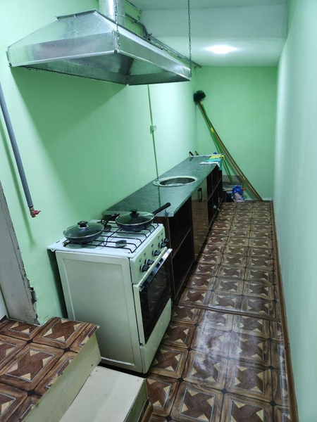 Продается  нежилое здание в городе Нурафшон (Тойтепа)