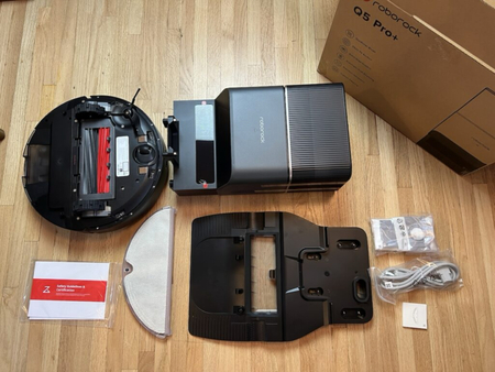 Робот-пылесос со станцией самоочистки Roborock Q5 Pro Plus Black