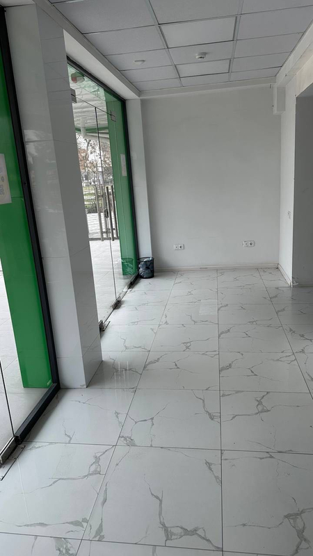 Arendaga 108kv m noturar joy, offis stomatologiya salon, banklarga mos