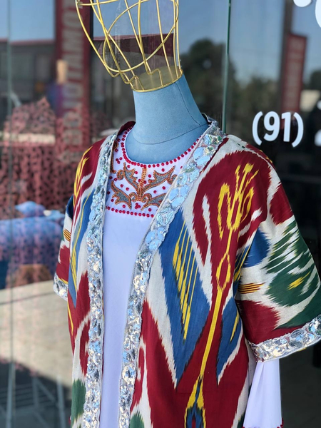 Ko'ylak sotiladi