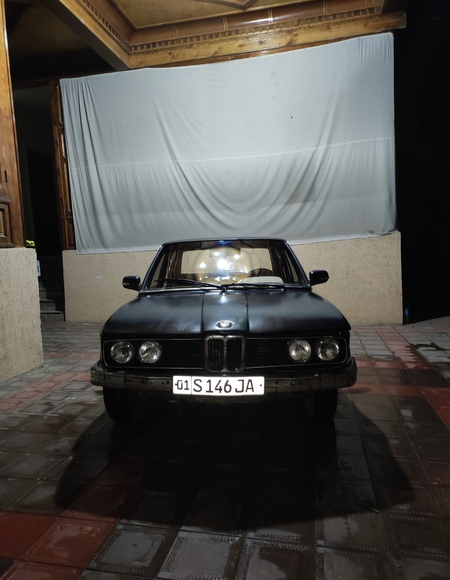 BMW e 12  срочно продайотся на запчасти или обмен