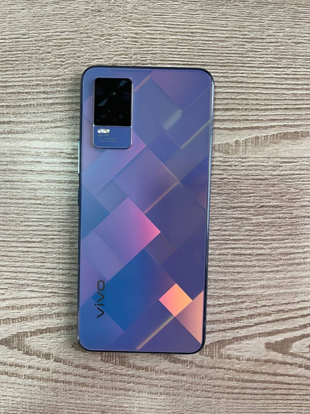 Vivo v21e 8+4/128г