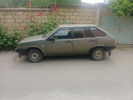 Продаётся автомобиль ваз 2109 хечбек