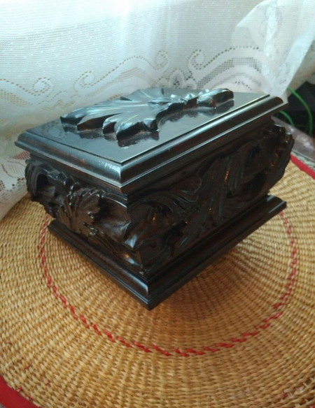Шкатулка из дерева