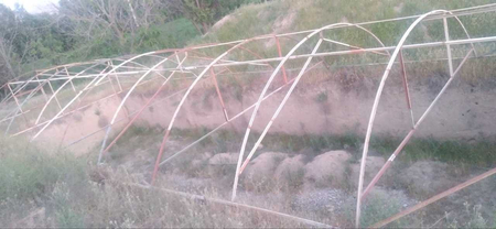 2 sotix issiqxona sotiladi