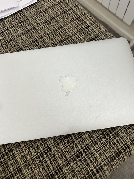 Macbook Air (11-inch, Early 2014)