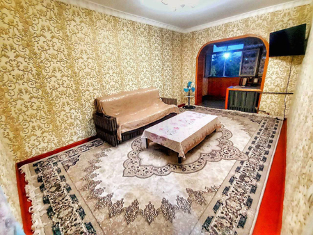 Без Маклер. Халкаро айрапорт