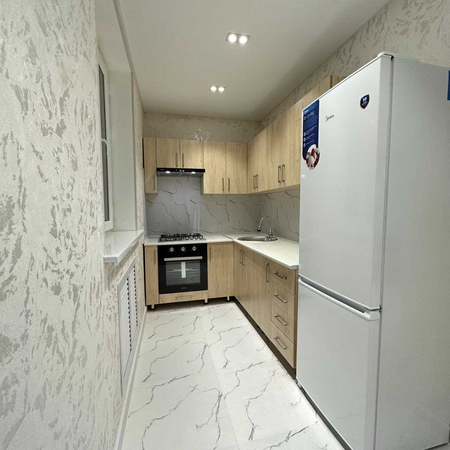 Продам 3х комн. 70м2 кирпич . мебель и техника