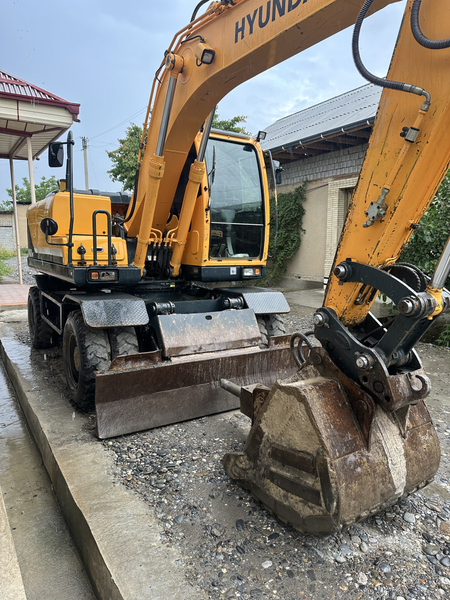 Hyundai R140 Wsotiladi