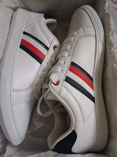 Кроссовки Cupsole Tommy Hilfiger. Кожаные кроссовки.Размер 41.