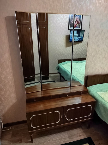 Спальный гарнитур