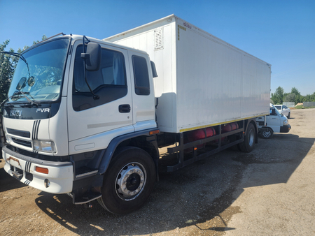 Katta ISUZU sotiladi