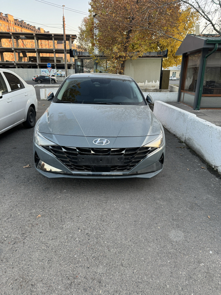 Hyundai elantra 2022 yil 26000 yurgan