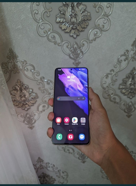 Galaxy S21 +5g sotiladi xolati yaxshi